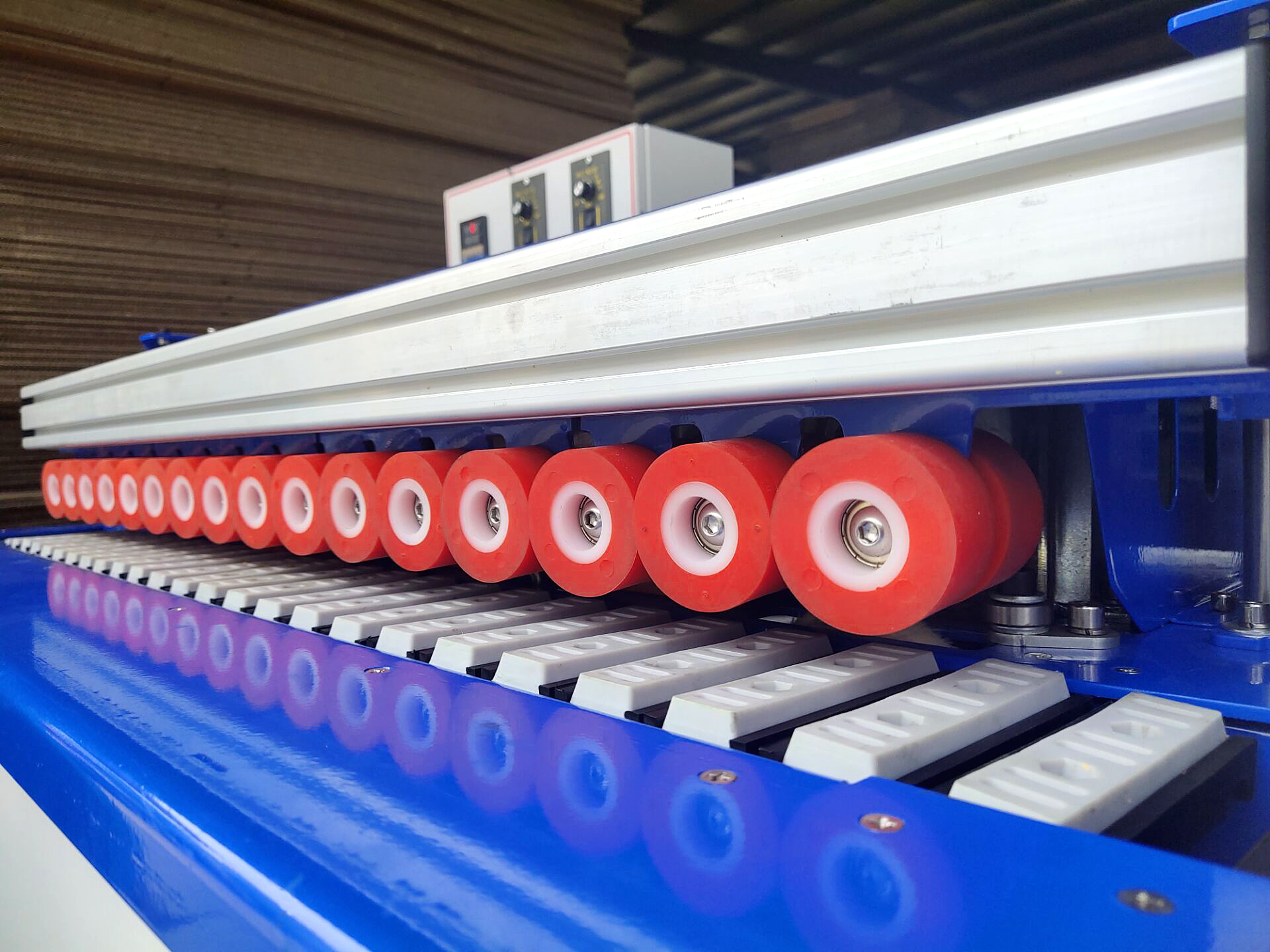 Malaysian customer Mr. Batela buys Superstar small edge banding machine ...